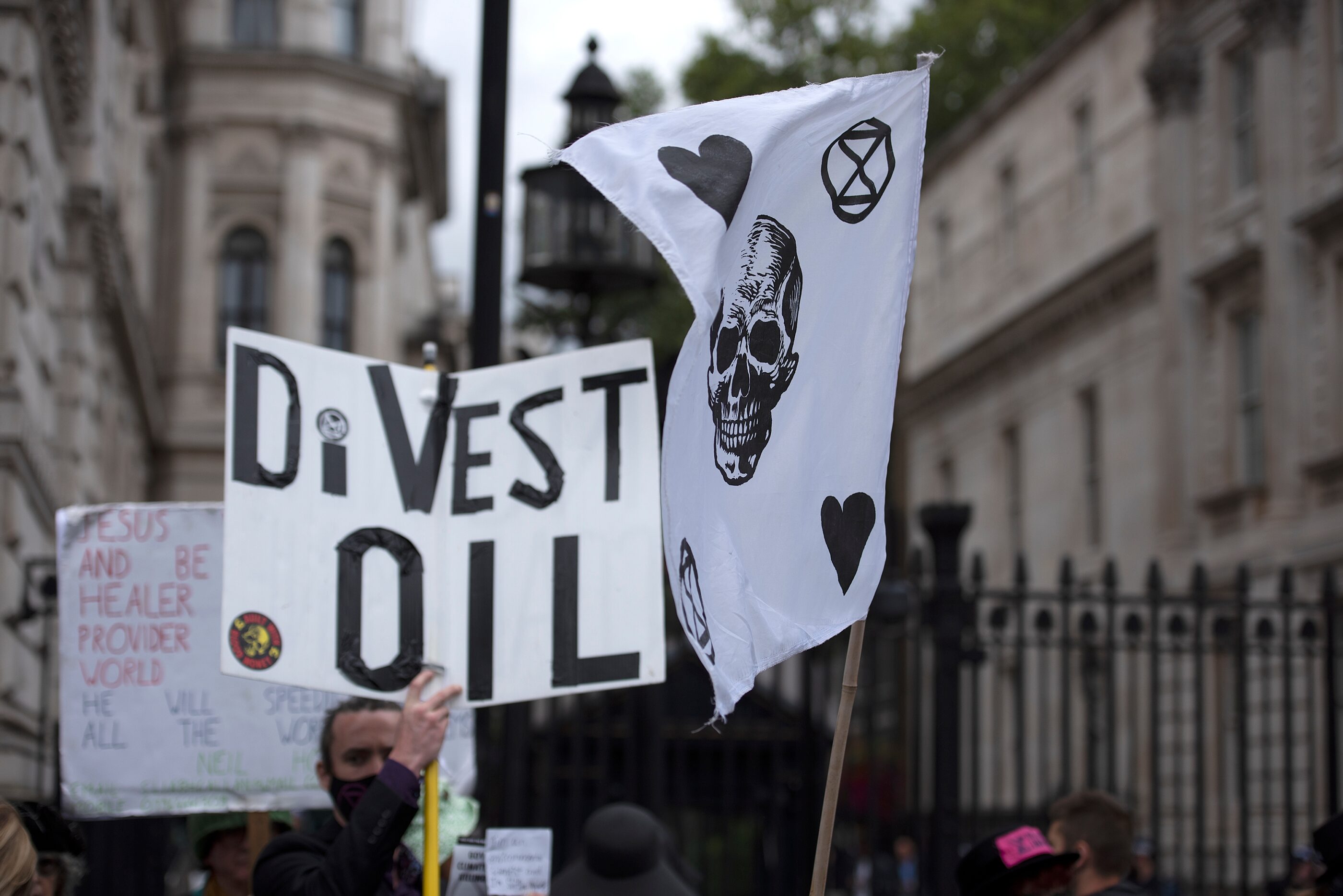 Divestment Won’t Stop Fossil Fuels – Nor Should It | C2C Journal